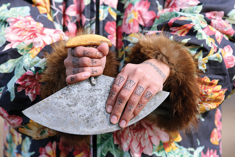 Qanuq Inuit arnait makunga tunnirnik atuqattaliqpat suurlu uvinirminik ...